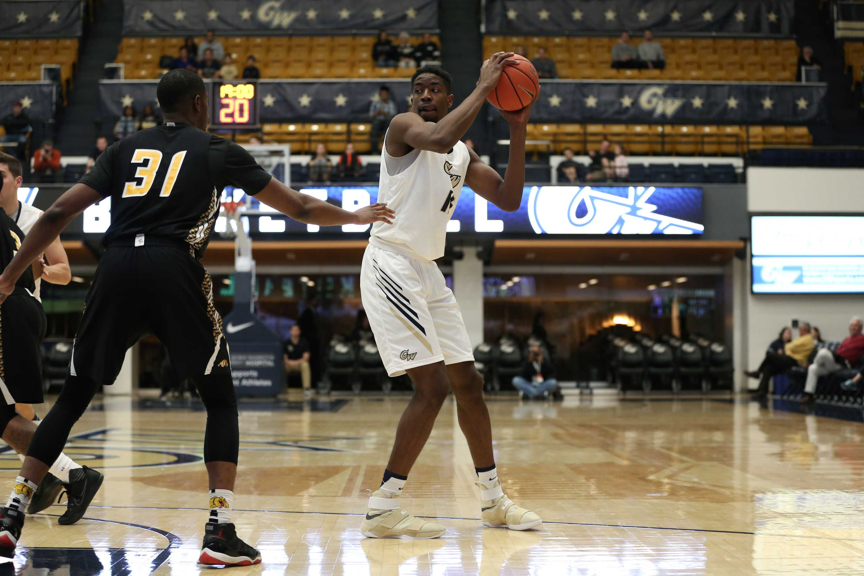 Smith set to transfer out of men’s basketball program – The GW Hatchet